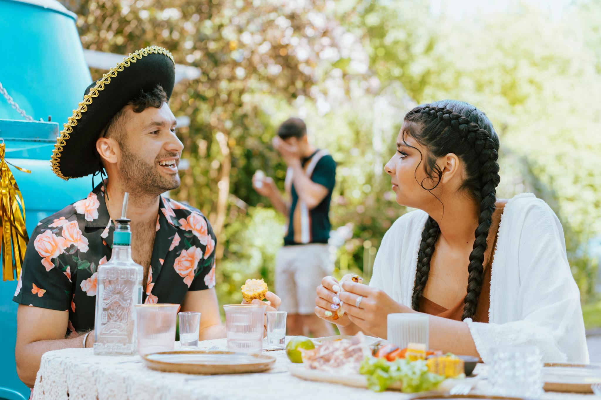 18 Creative and Exciting Outdoor Date Ideas For Couples - Dream Date Nights